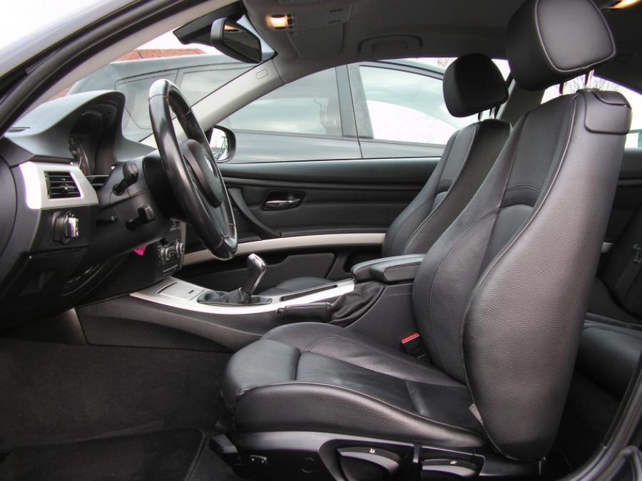 Black BMW 320 2010 in Riga, with an engine capacity of 2.00 L and mileage of 199 thousand km for 8990 €, photo 16 on AUTOMOTO.COM.LV