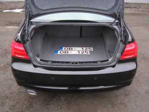 Black BMW 320 2010 in Riga, with an engine capacity of 2.00 L and mileage of 199 thousand km for 8990 €, photo 18 on AUTOMOTO.COM.LV