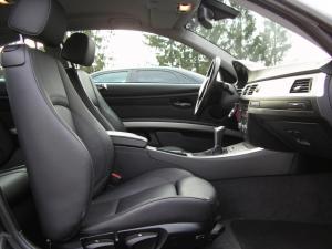 Black BMW 320 2010 in Riga, with an engine capacity of 2.00 L and mileage of 199 thousand km for 8990 €, photo 20 on AUTOMOTO.COM.LV