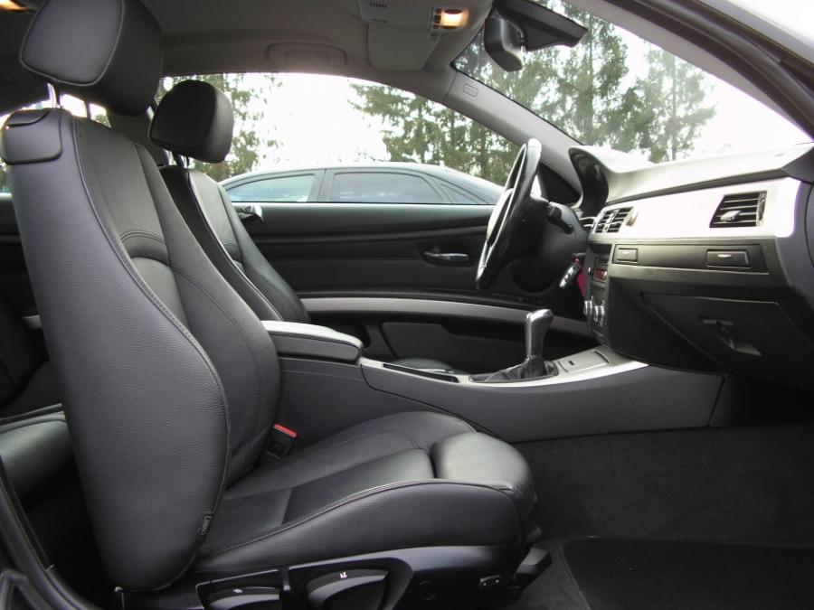 Black BMW 320 2010 in Riga, with an engine capacity of 2.00 L and mileage of 199 thousand km for 8990 €, photo 20 on AUTOMOTO.COM.LV