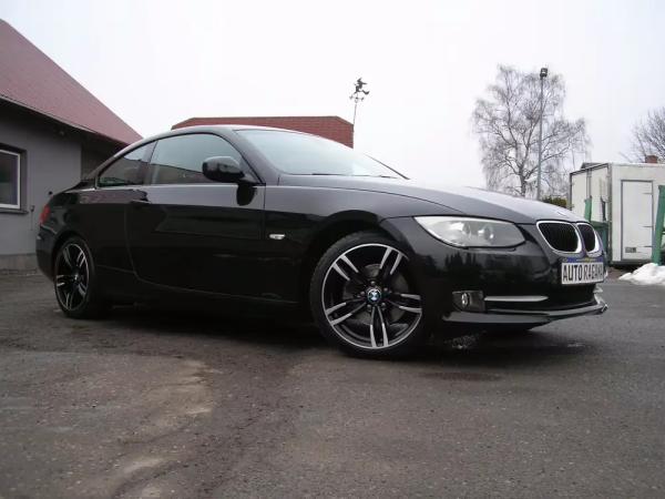 Black BMW 320 2010 in Sigulda, with an engine capacity of 2.00 L and mileage of 199 thousand km for 8990 €, photo 2 on AUTOMOTO.COM.LV