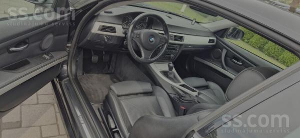 Melns BMW 320 2010 Rīga, ar dzinēja tilpumu 2.00 L un nobraukumu 210 tūkst. km par 8900 €, foto 6 vietnē AUTOMOTO.COM.LV