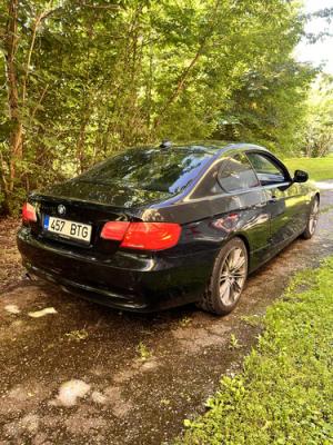 Melns BMW 320 2010 Kohtla-Jerve, ar dzinēja tilpumu 2.00 L un nobraukumu 316 tūkst. km par 4500 €, foto 4 vietnē AUTOMOTO.COM.LV