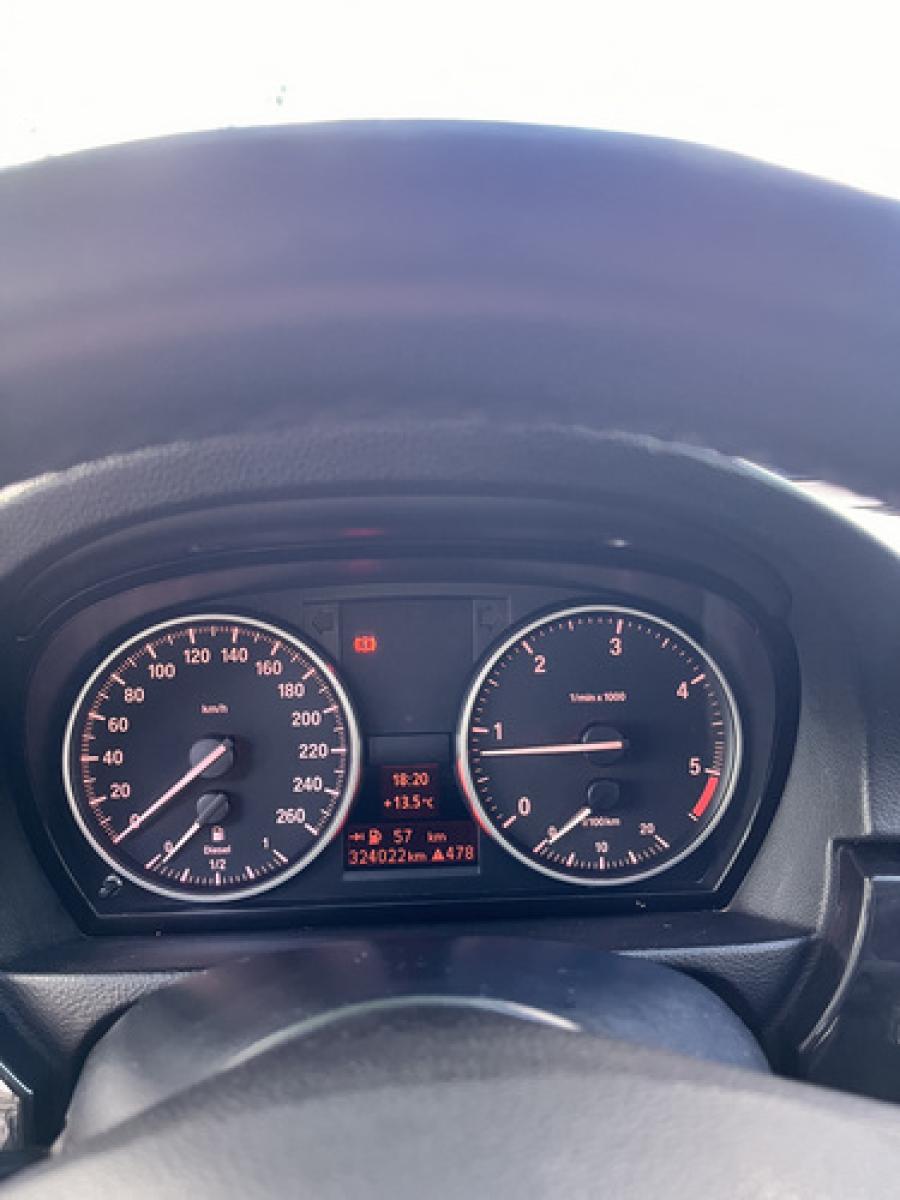 Melns BMW 320 2010 Kohtla-Jerve, ar dzinēja tilpumu 2.00 L un nobraukumu 316 tūkst. km par 4500 €, foto 8 vietnē AUTOMOTO.COM.LV
