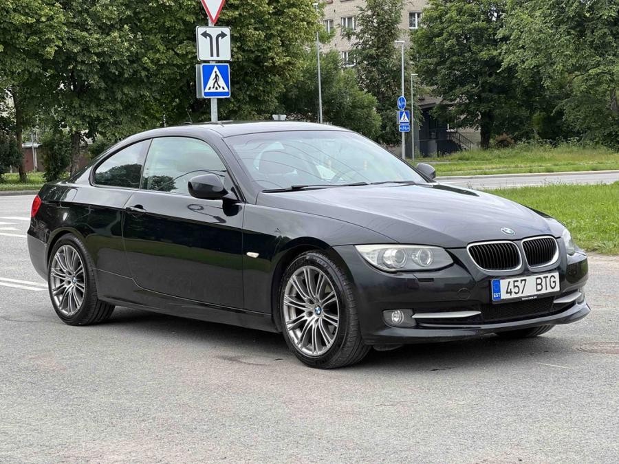 Black BMW 320 2010 in Narva, with an engine capacity of 2.00 L and mileage of 315 thousand km for 4999 €, photo 13 on AUTOMOTO.COM.LV