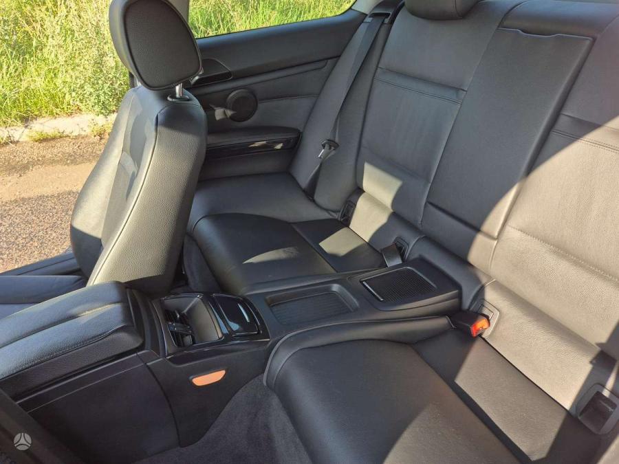 Melns BMW 320 2010 Viļņa, ar dzinēja tilpumu 2.00 L un nobraukumu 153 tūkst. km par 6350 €, foto 9 vietnē AUTOMOTO.COM.LV
