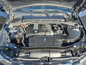 Melns BMW 320 2010 Viļņa, ar dzinēja tilpumu 2.00 L un nobraukumu 153 tūkst. km par 6350 €, foto 10 vietnē AUTOMOTO.COM.LV