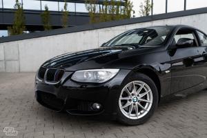 Black BMW 320 2010 in Kaunas, with an engine capacity of 2.00 L and mileage of 308 thousand km for 6150 €, photo 10 on AUTOMOTO.COM.LV