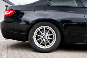 Black BMW 320 2010 in Kaunas, with an engine capacity of 2.00 L and mileage of 308 thousand km for 6150 €, photo 11 on AUTOMOTO.COM.LV