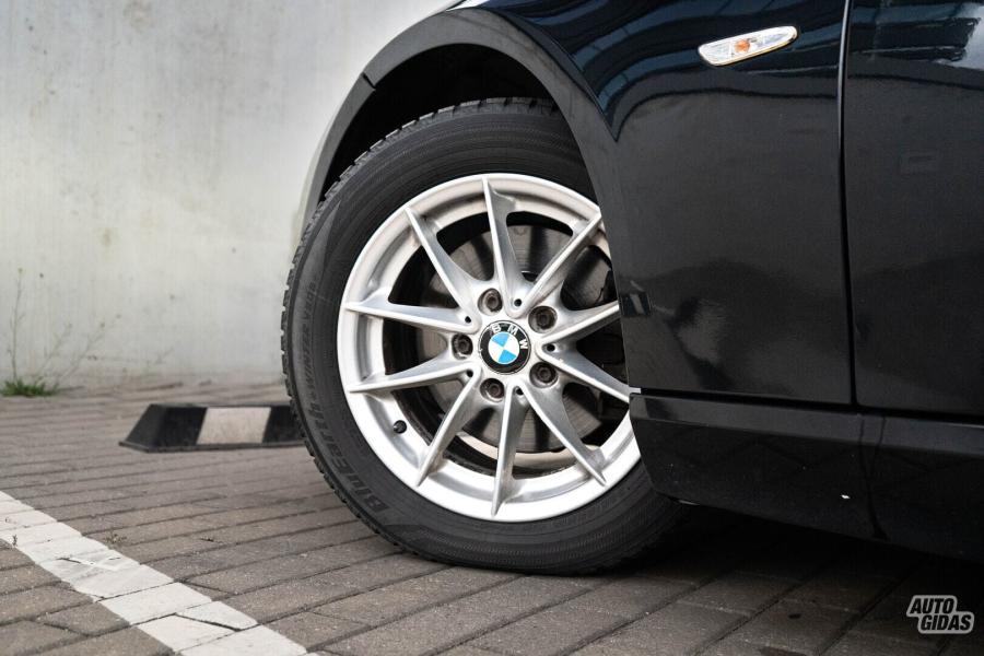 Black BMW 320 2010 in Kaunas, with an engine capacity of 2.00 L and mileage of 308 thousand km for 6150 €, photo 12 on AUTOMOTO.COM.LV