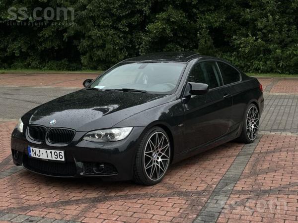 Black BMW 320 2010 in Riga, with an engine capacity of 2.00 L and mileage of 340 thousand km for 6500 €, photo 1 on AUTOMOTO.COM.LV