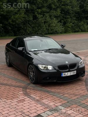 Melns BMW 320 2010 Rīga, ar dzinēja tilpumu 2.00 L un nobraukumu 340 tūkst. km par 6500 €, foto 3 vietnē AUTOMOTO.COM.LV