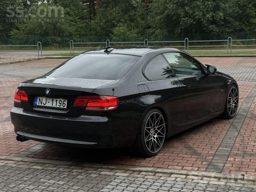 Melns BMW 320 2010 Rīga, ar dzinēja tilpumu 2.00 L un nobraukumu 340 tūkst. km par 6500 €, foto 5 vietnē AUTOMOTO.COM.LV