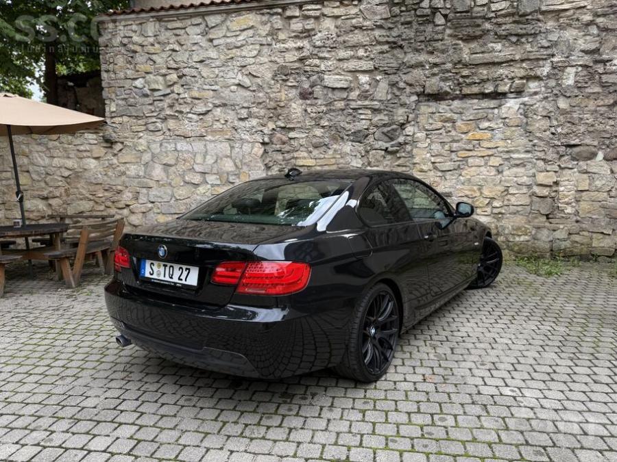 Melns BMW 320 2010 Cēsis, ar dzinēja tilpumu 2.00 L un nobraukumu 290 tūkst. km par 7850 €, foto 5 vietnē AUTOMOTO.COM.LV
