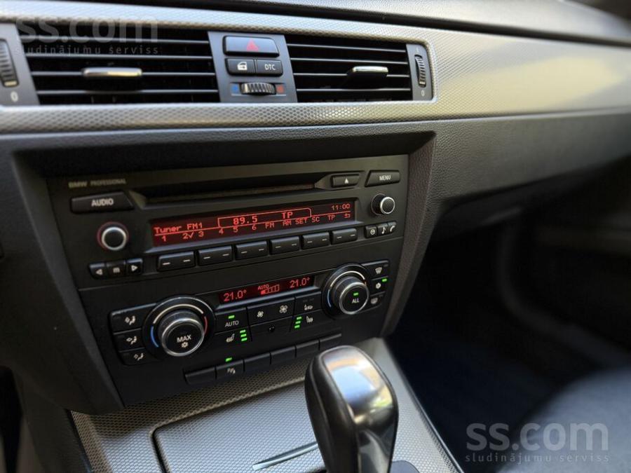 Melns BMW 320 2010 Cēsis, ar dzinēja tilpumu 2.00 L un nobraukumu 290 tūkst. km par 7850 €, foto 13 vietnē AUTOMOTO.COM.LV