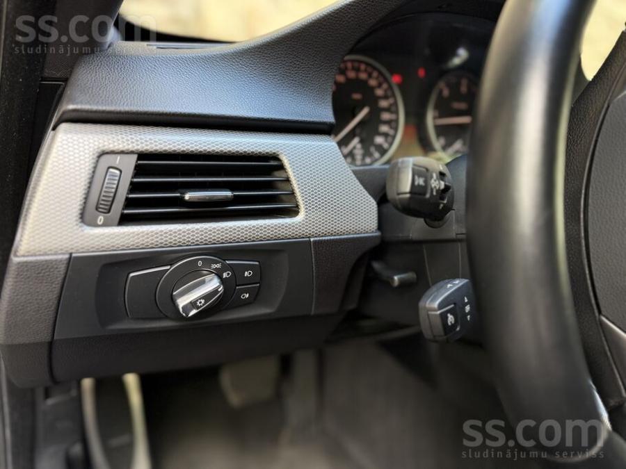 Melns BMW 320 2010 Cēsis, ar dzinēja tilpumu 2.00 L un nobraukumu 290 tūkst. km par 7850 €, foto 15 vietnē AUTOMOTO.COM.LV