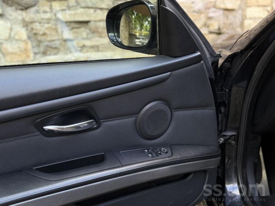 Melns BMW 320 2010 Cēsis, ar dzinēja tilpumu 2.00 L un nobraukumu 290 tūkst. km par 7850 €, foto 19 vietnē AUTOMOTO.COM.LV