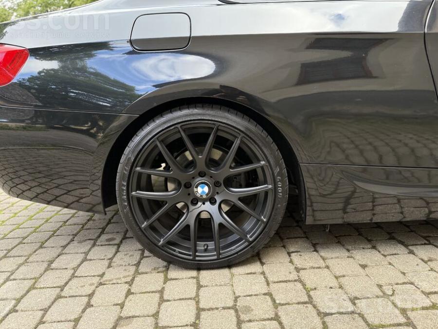 Melns BMW 320 2010 Cēsis, ar dzinēja tilpumu 2.00 L un nobraukumu 290 tūkst. km par 7850 €, foto 25 vietnē AUTOMOTO.COM.LV