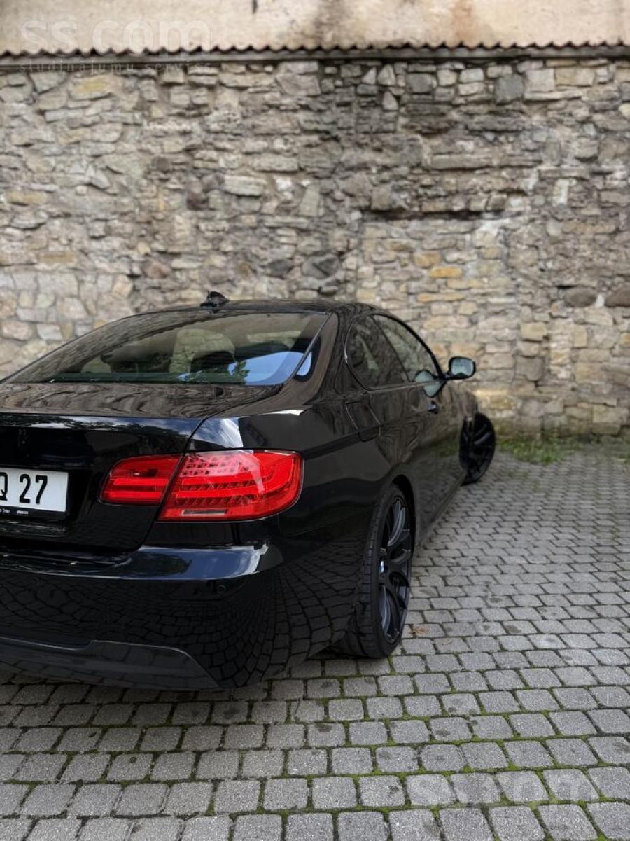 Melns BMW 320 2010 Cēsis, ar dzinēja tilpumu 2.00 L un nobraukumu 290 tūkst. km par 7850 €, foto 29 vietnē AUTOMOTO.COM.LV