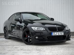 Black BMW 320 2011 in Jelgava, with an engine capacity of 2.00 L and mileage of 280 thousand km for 8450 €, photo 3 on AUTOMOTO.COM.LV