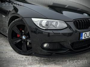 Black BMW 320 2011 in Jelgava, with an engine capacity of 2.00 L and mileage of 280 thousand km for 8450 €, photo 4 on AUTOMOTO.COM.LV