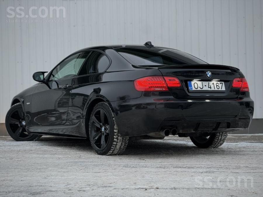 Black BMW 320 2011 in Jelgava, with an engine capacity of 2.00 L and mileage of 280 thousand km for 8450 €, photo 7 on AUTOMOTO.COM.LV