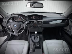 Black BMW 320 2011 in Jelgava, with an engine capacity of 2.00 L and mileage of 280 thousand km for 8450 €, photo 17 on AUTOMOTO.COM.LV