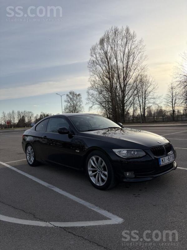 Melns BMW 320 2011 Rīga, ar dzinēja tilpumu 2.00 L un nobraukumu 274 tūkst. km par 7990 €, foto 1 vietnē AUTOMOTO.COM.LV
