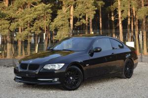 Black BMW 320 2011 in Marupe, with an engine capacity of 2.00 L and mileage of 320 thousand km for 7950 €, photo 3 on AUTOMOTO.COM.LV
