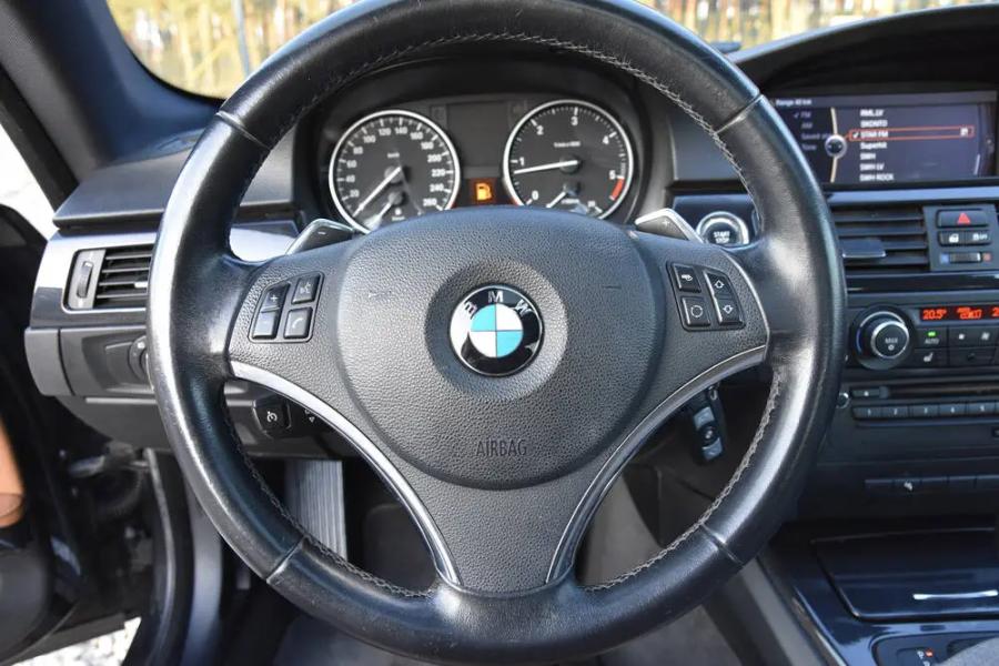 Black BMW 320 2011 in Marupe, with an engine capacity of 2.00 L and mileage of 320 thousand km for 7950 €, photo 15 on AUTOMOTO.COM.LV