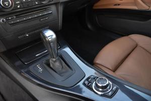 Black BMW 320 2011 in Marupe, with an engine capacity of 2.00 L and mileage of 320 thousand km for 7950 €, photo 18 on AUTOMOTO.COM.LV