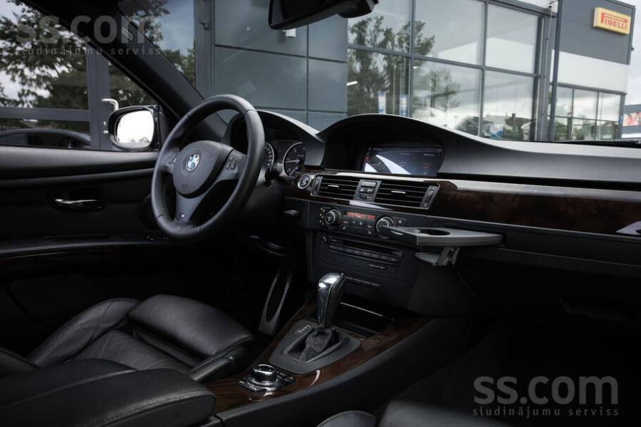 Black BMW 320 2012 in Jelgava, with an engine capacity of 2.00 L and mileage of 292 thousand km for 9500 €, photo 9 on AUTOMOTO.COM.LV