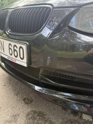 Black BMW 320 2012 in Vilnius, with an engine capacity of 2.00 L and mileage of 296 thousand km for 7000 €, photo 8 on AUTOMOTO.COM.LV
