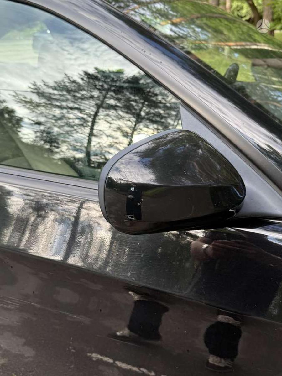 Black BMW 320 2012 in Vilnius, with an engine capacity of 2.00 L and mileage of 296 thousand km for 7000 €, photo 10 on AUTOMOTO.COM.LV