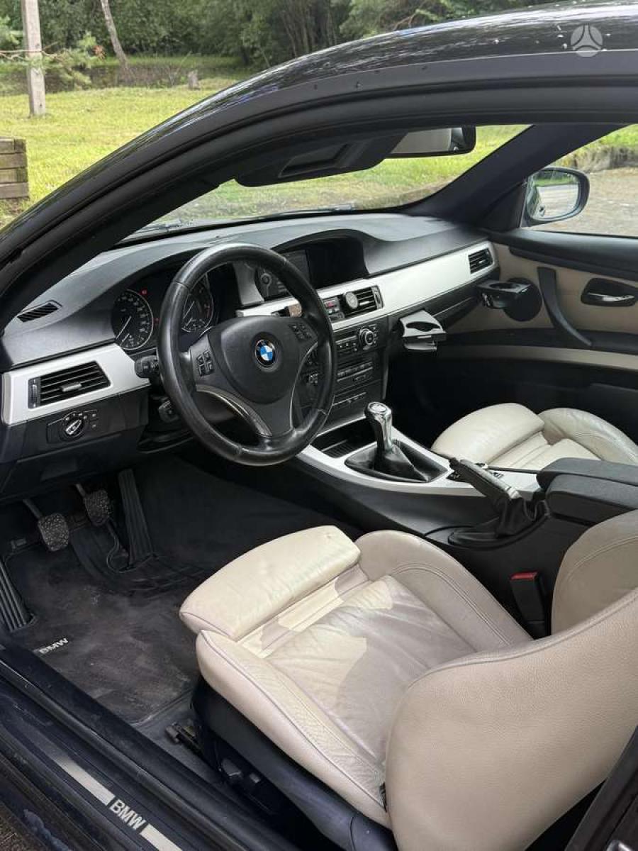 Black BMW 320 2012 in Vilnius, with an engine capacity of 2.00 L and mileage of 296 thousand km for 7000 €, photo 12 on AUTOMOTO.COM.LV