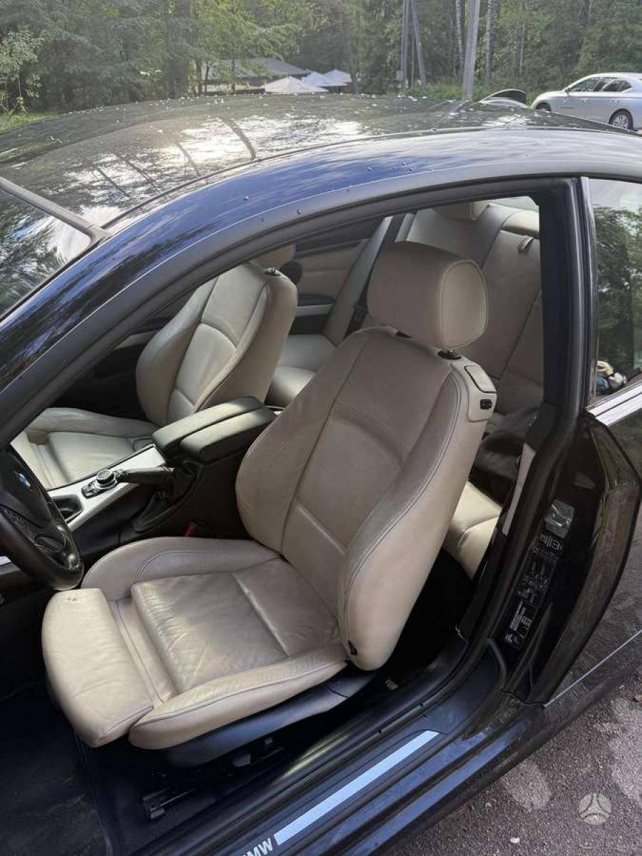 Black BMW 320 2012 in Vilnius, with an engine capacity of 2.00 L and mileage of 296 thousand km for 7000 €, photo 16 on AUTOMOTO.COM.LV