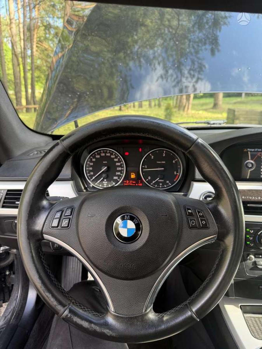 Black BMW 320 2012 in Vilnius, with an engine capacity of 2.00 L and mileage of 296 thousand km for 7000 €, photo 17 on AUTOMOTO.COM.LV