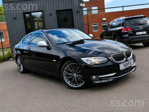 Black BMW 320 2012 in Riga, with an engine capacity of 2.00 L and mileage of 369 thousand km for 7550 €, photo 2 on AUTOMOTO.COM.LV
