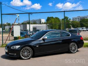 Black BMW 320 2012 in Riga, with an engine capacity of 2.00 L and mileage of 369 thousand km for 7350 €, photo 3 on AUTOMOTO.COM.LV
