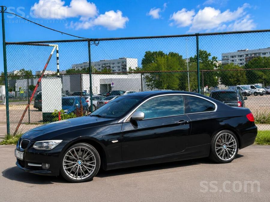 Black BMW 320 2012 in Riga, with an engine capacity of 2.00 L and mileage of 369 thousand km for 7350 €, photo 3 on AUTOMOTO.COM.LV