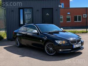 Black BMW 320 2012 in Riga, with an engine capacity of 2.00 L and mileage of 369 thousand km for 7350 €, photo 4 on AUTOMOTO.COM.LV