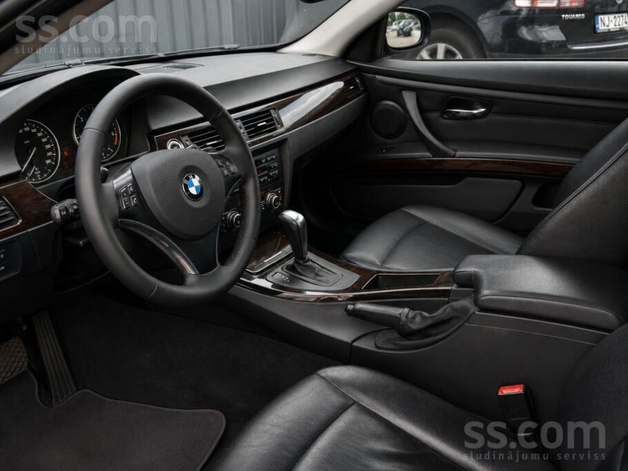 Black BMW 320 2012 in Riga, with an engine capacity of 2.00 L and mileage of 369 thousand km for 7350 €, photo 11 on AUTOMOTO.COM.LV