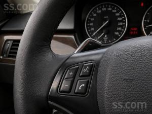 Black BMW 320 2012 in Riga, with an engine capacity of 2.00 L and mileage of 369 thousand km for 7350 €, photo 18 on AUTOMOTO.COM.LV