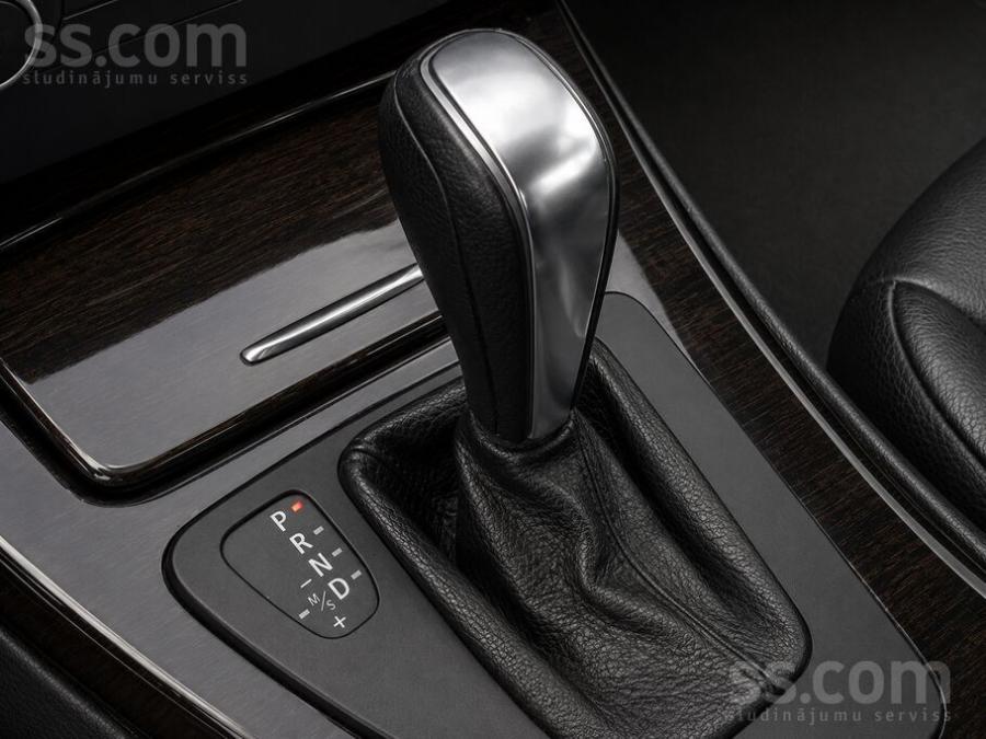 Black BMW 320 2012 in Riga, with an engine capacity of 2.00 L and mileage of 369 thousand km for 7350 €, photo 20 on AUTOMOTO.COM.LV