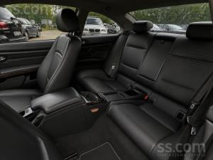 Black BMW 320 2012 in Riga, with an engine capacity of 2.00 L and mileage of 369 thousand km for 7350 €, photo 21 on AUTOMOTO.COM.LV