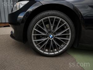 Black BMW 320 2012 in Riga, with an engine capacity of 2.00 L and mileage of 369 thousand km for 7350 €, photo 23 on AUTOMOTO.COM.LV