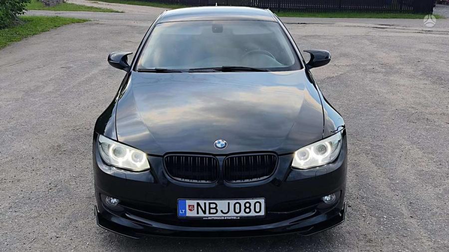 Black BMW 320 2013 in Rokiskis, with an engine capacity of 2.00 L and mileage of 283 thousand km for 6950 €, photo 4 on AUTOMOTO.COM.LV