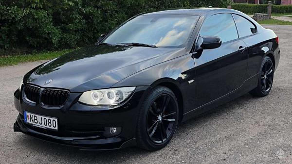 Black BMW 320 2013 in Rokiskis, with an engine capacity of 2.00 L and mileage of 283 thousand km for 6950 €, photo 4 on AUTOMOTO.COM.LV