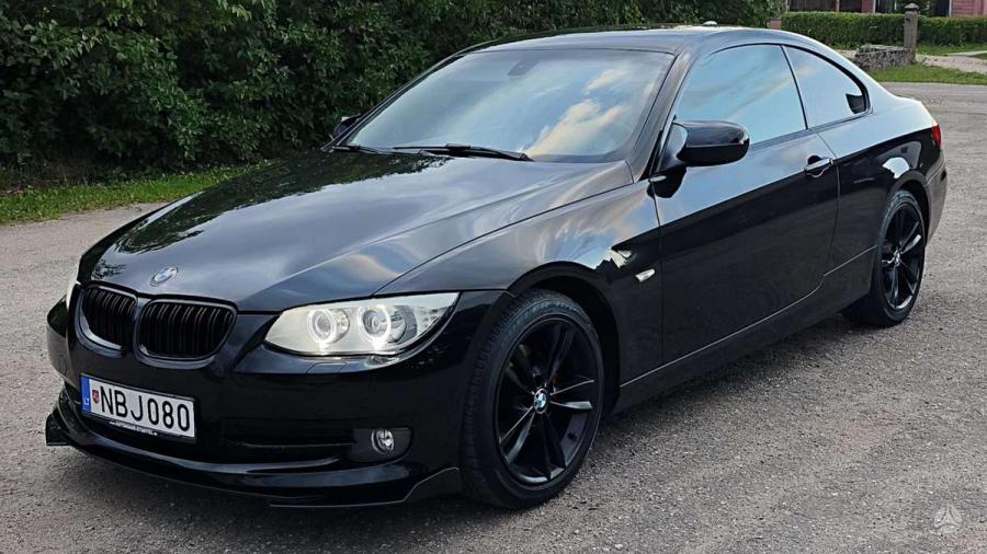 Black BMW 320 2013 in Rokiskis, with an engine capacity of 2.00 L and mileage of 283 thousand km for 6950 €, photo 5 on AUTOMOTO.COM.LV