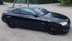 Black BMW 320 2013 in Rokiskis, with an engine capacity of 2.00 L and mileage of 283 thousand km for 6950 €, photo 7 on AUTOMOTO.COM.LV